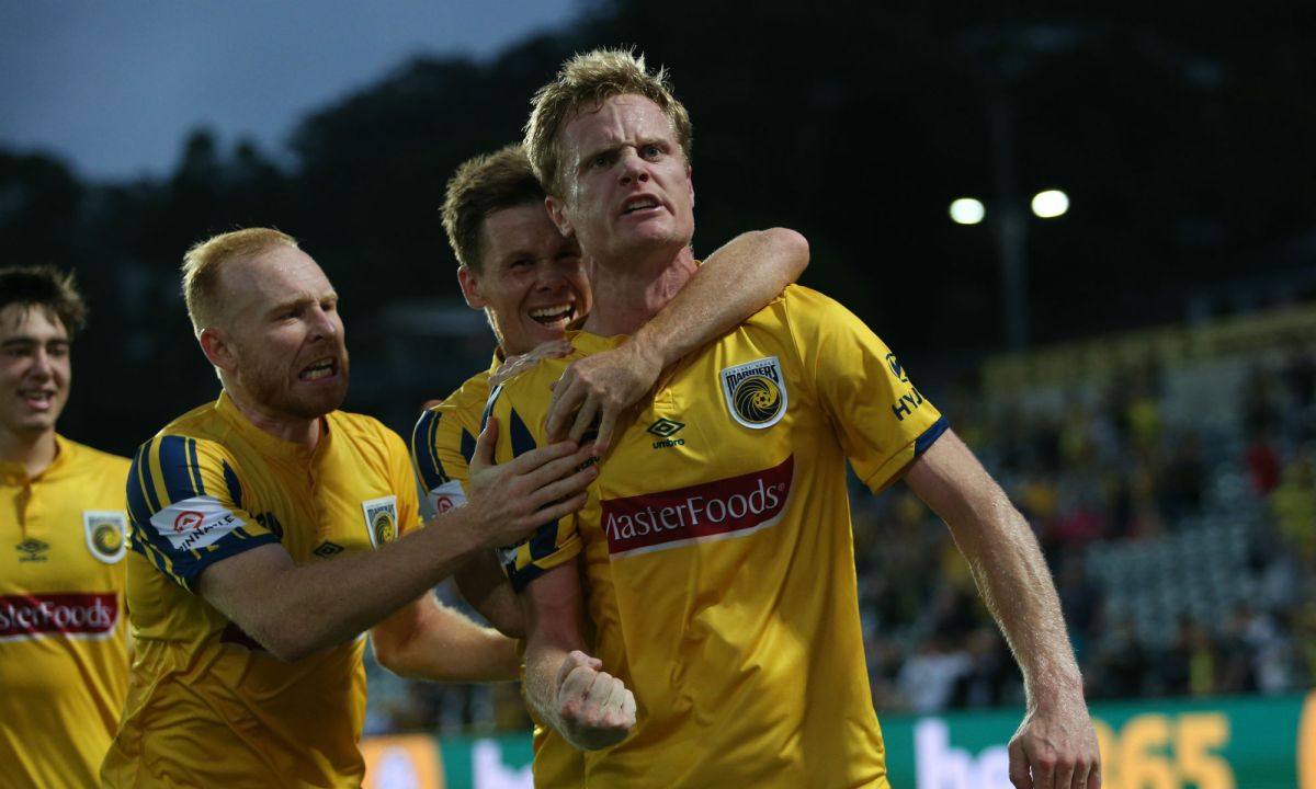 Simon nets two stoppage-time penalties in dramatic Mariners comeback ...