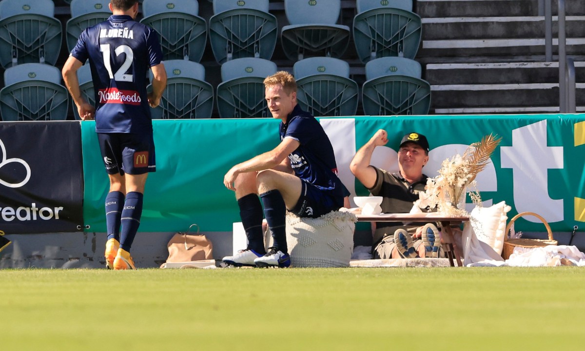 Mariners in dreamland as Simon breaks Phoenix hearts - A-Leagues