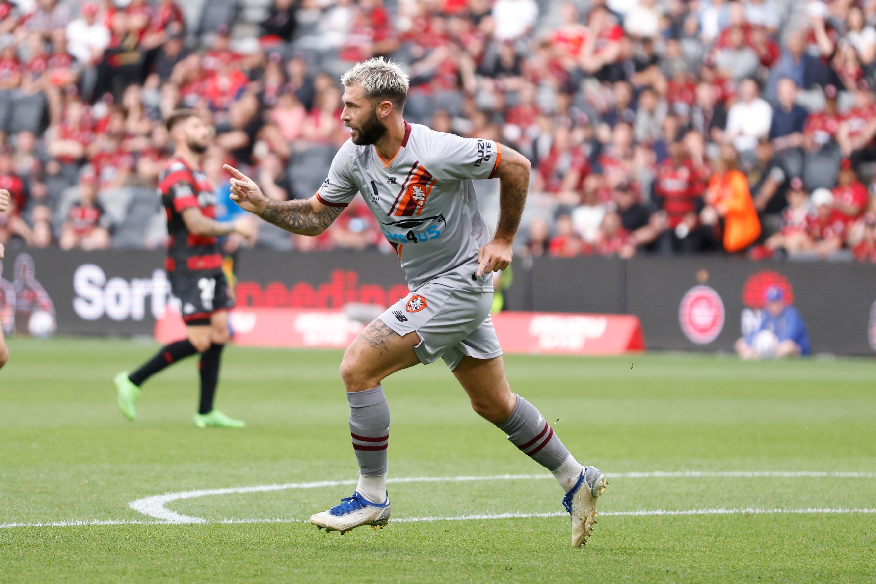 Scissors and a punch to the face: Cornthwaite's most infamous dressing ...