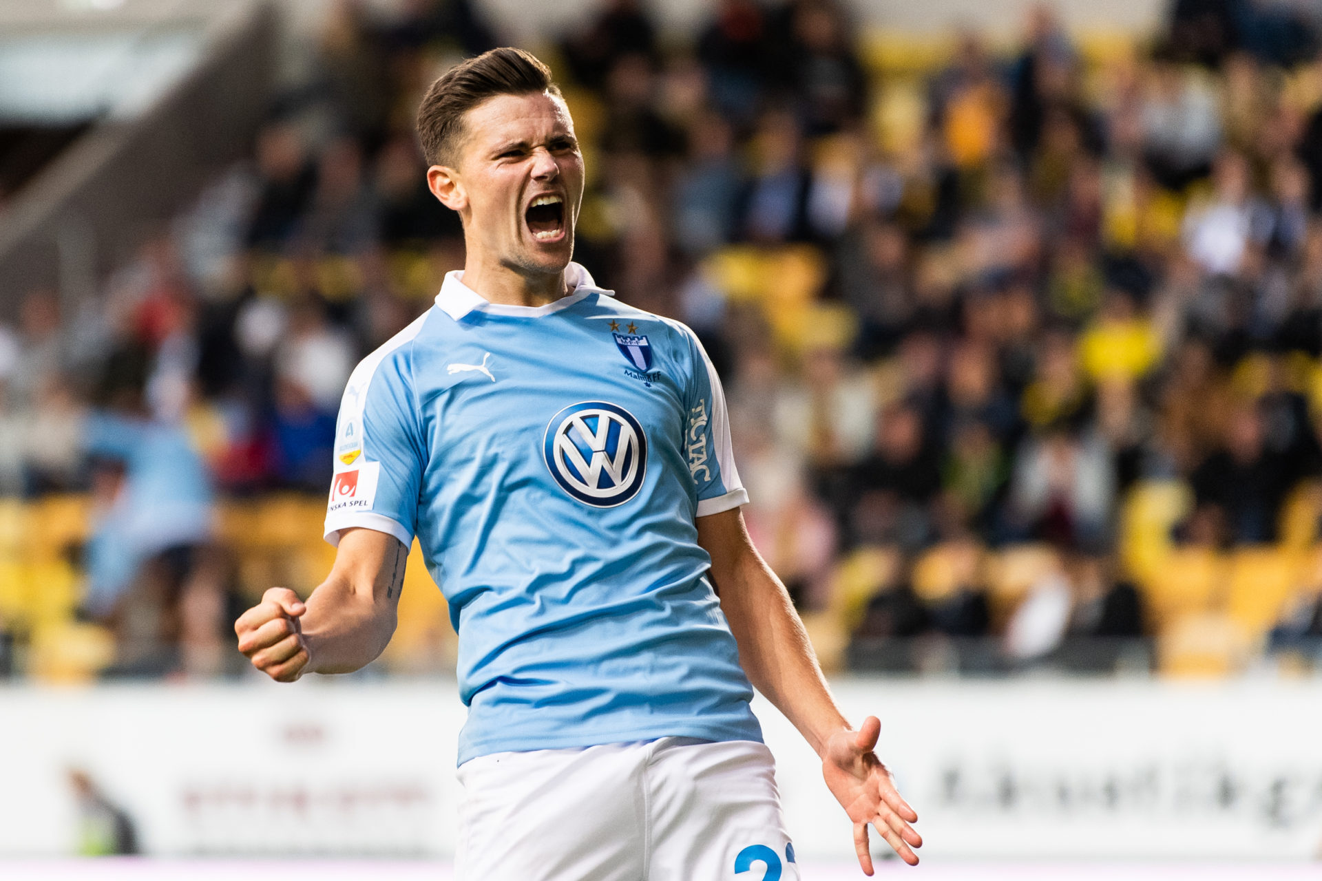 Western Sydney Wanderers sign Swedish striker Marcus Antonsson
