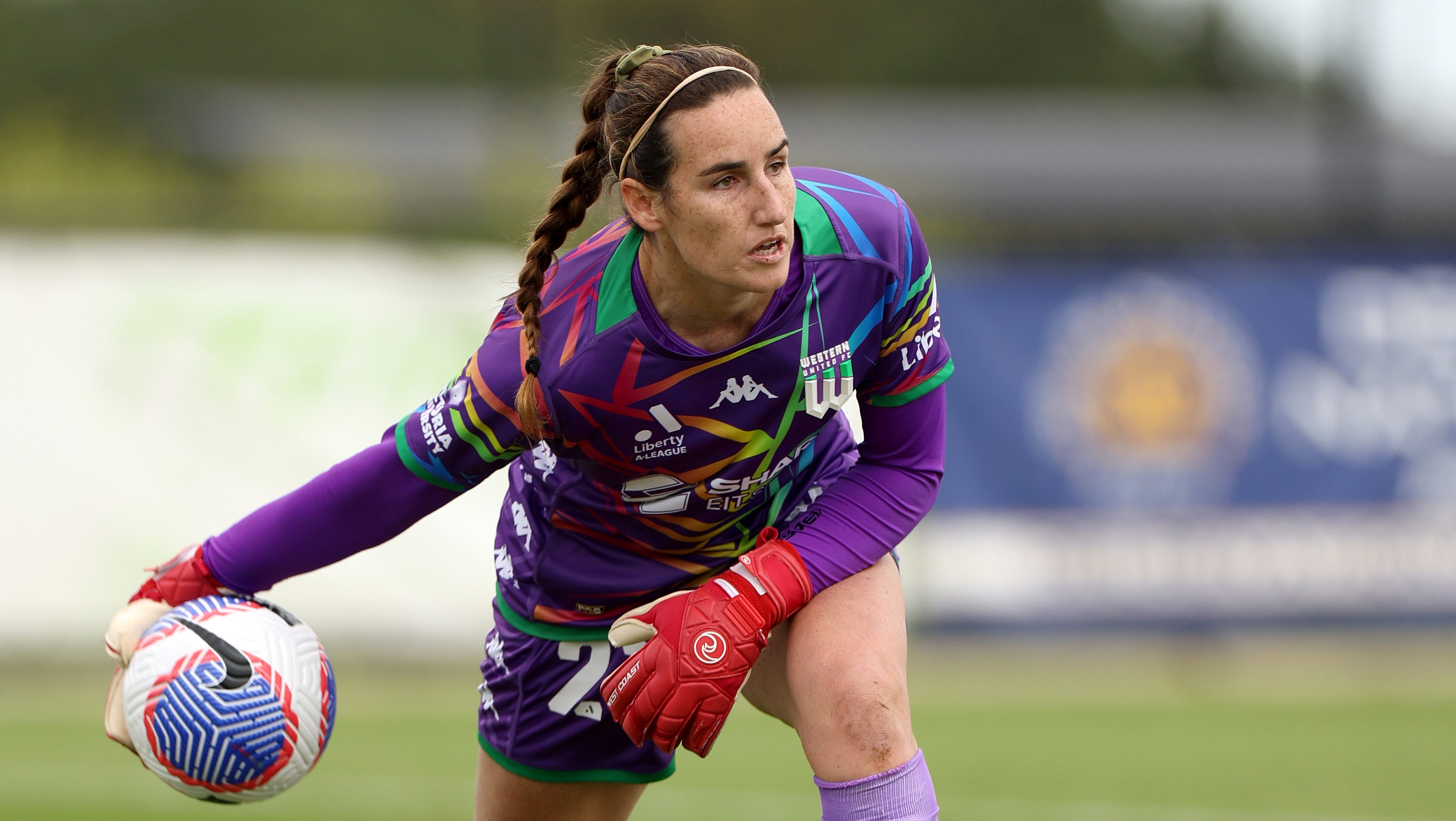 A-League title chasers dealt big blow with fan favourite set to depart