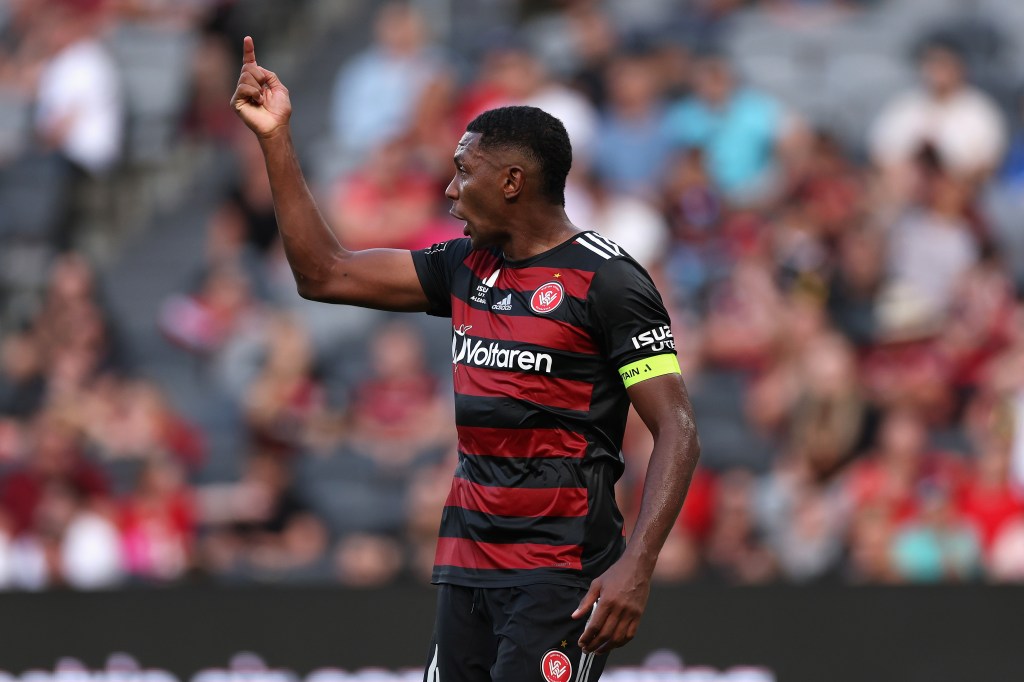 Nine-man Wanderers snatch a point in chaotic 3-3 draw with Newcastle ...