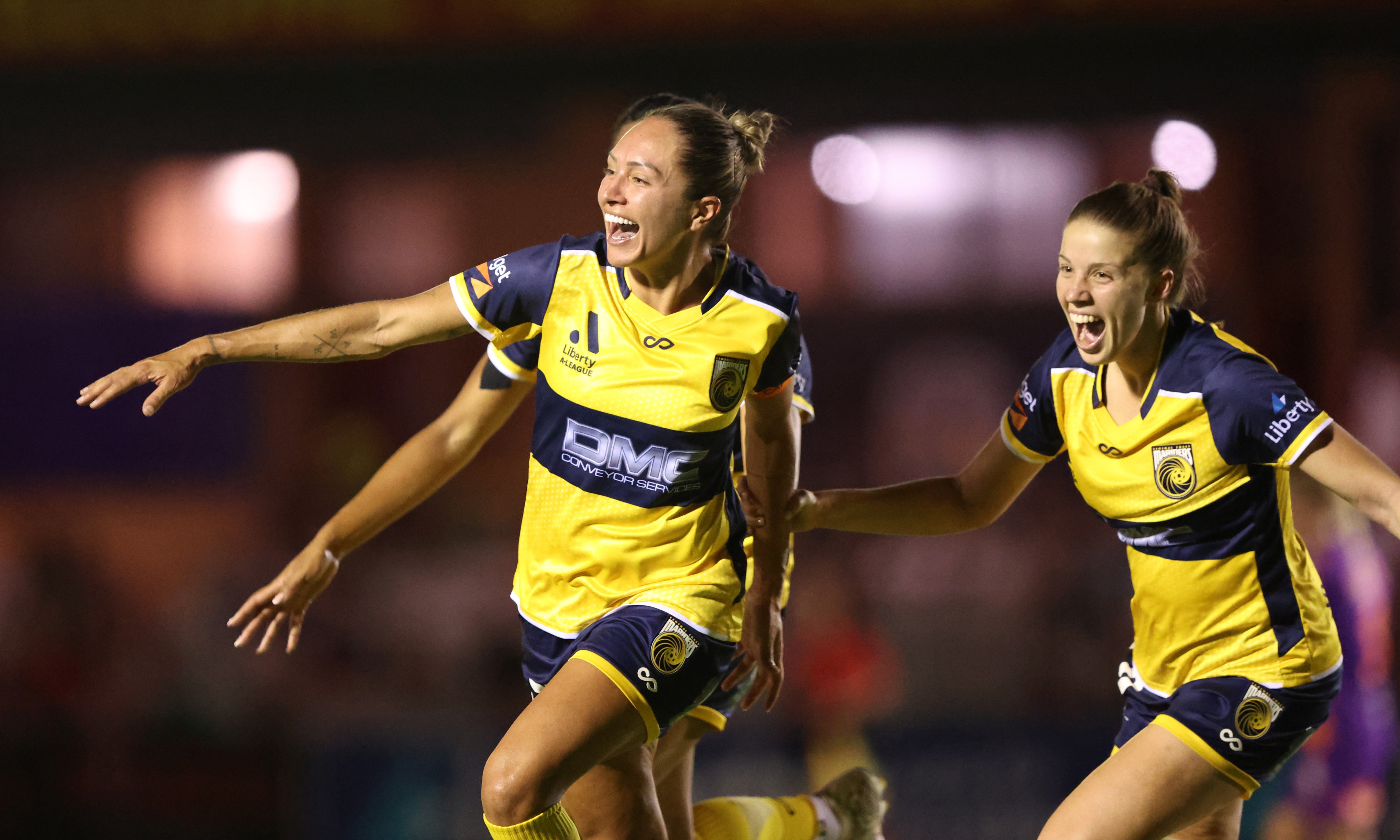 Kyah Simon bags first Mariners goal in 15 years in win over Perth