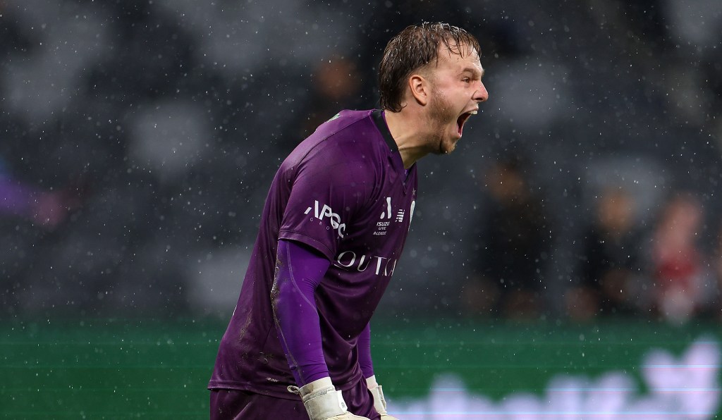 Brisbane Roar keeper signs multi-year contract extension: Details