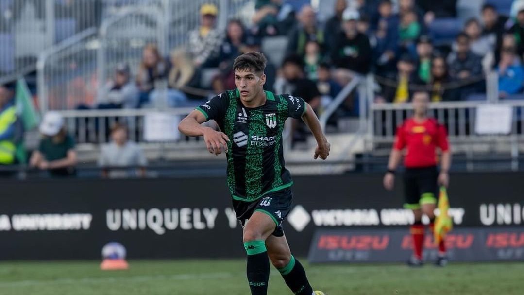 Young Socceroos defender joins Perth Glory on two-year deal