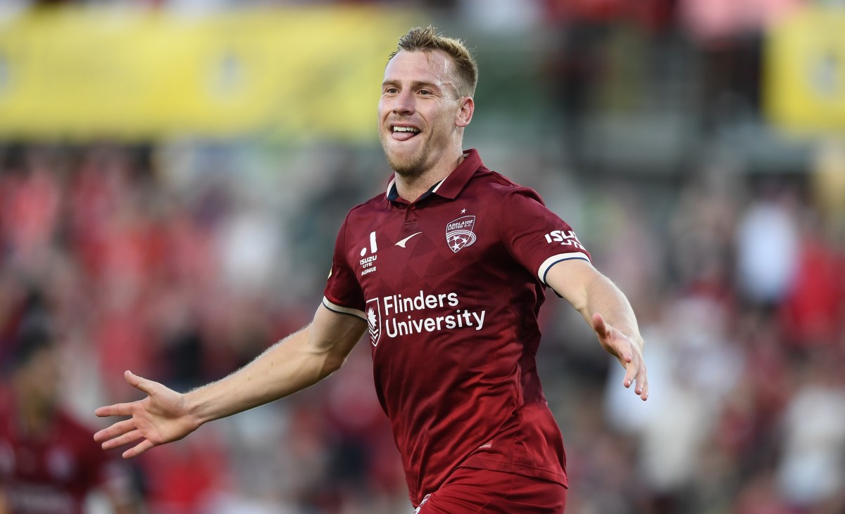 Perth Glory bolster defensive stocks as Lachlan Barr signs on