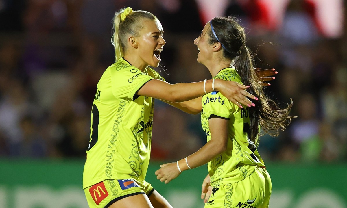 Wellington Phoenix re-sign fan favourite Alyssa Whinham: Details