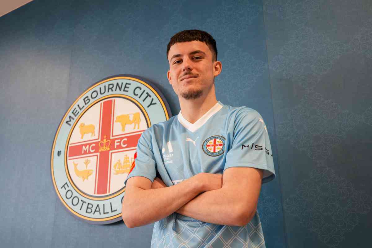 Aussie teen with 'unique story' signs first pro deal after 'rapid rise'