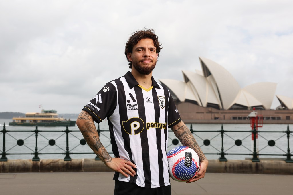 Macarthur FC re-sign fan favourite Daniel De Silva: Details