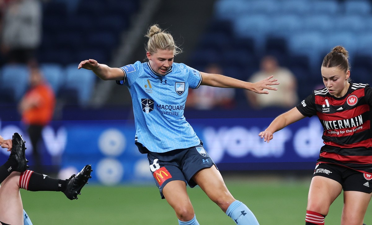 Lucy Johnson re-signs with Sydney FC for A-League Women title defence
