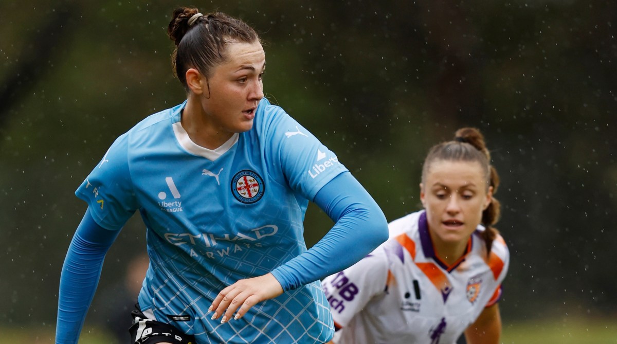 Premiership-winning defender Leia Varley joins Brisbane Roar