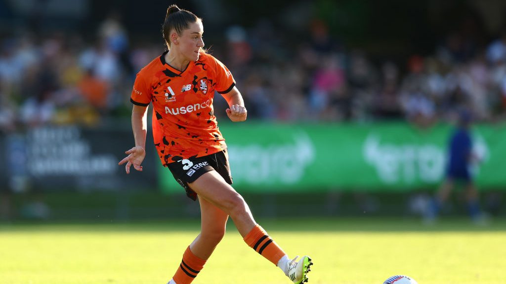 Brisbane Roar re-sign A-League champion De La Harpe