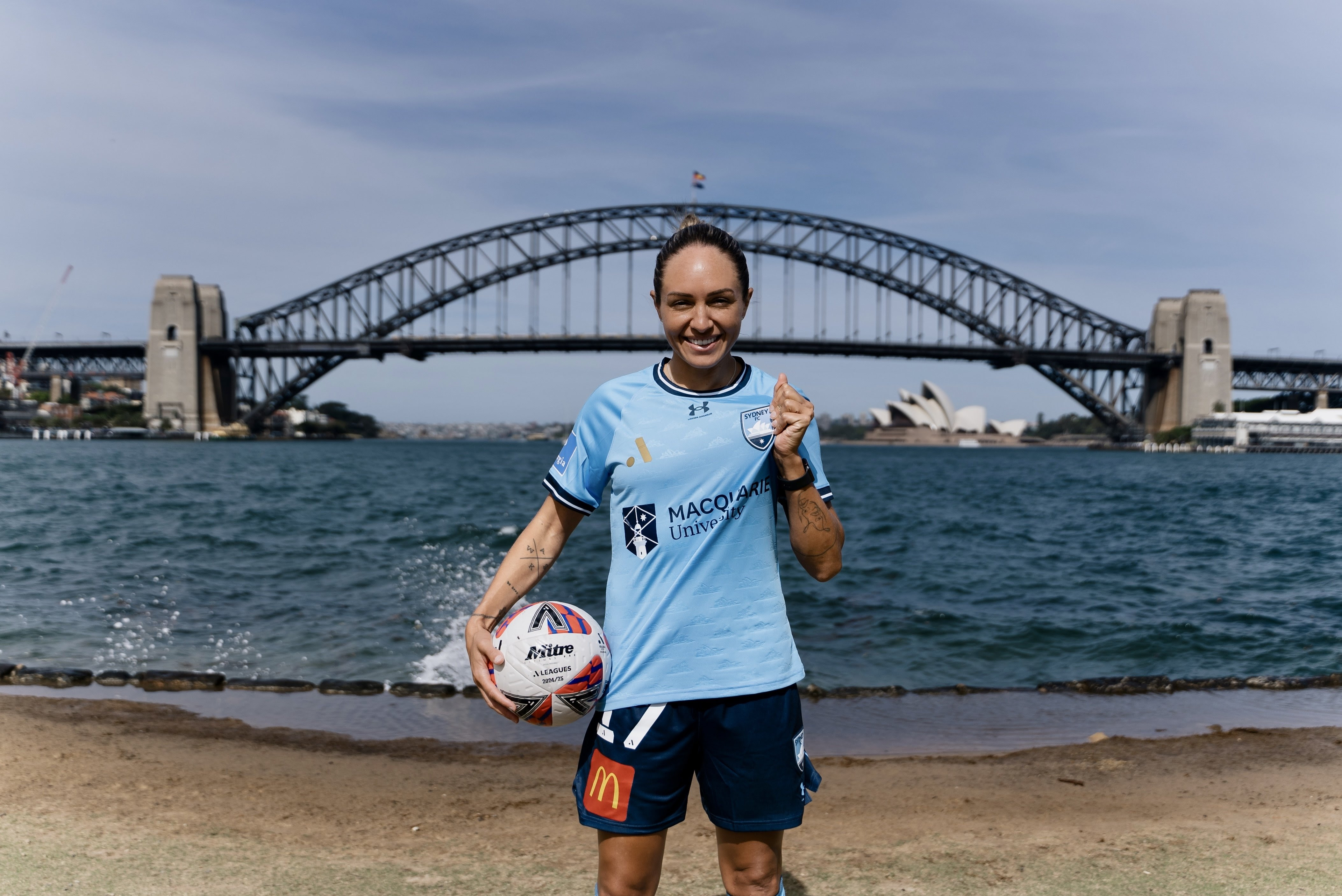 Kyah Simon: Matildas star joins Ninja A-League champs Sydney FC