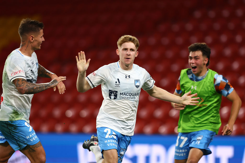 Brisbane Roar, Sydney FC: Sky Blues win 5-goal A-League thriller