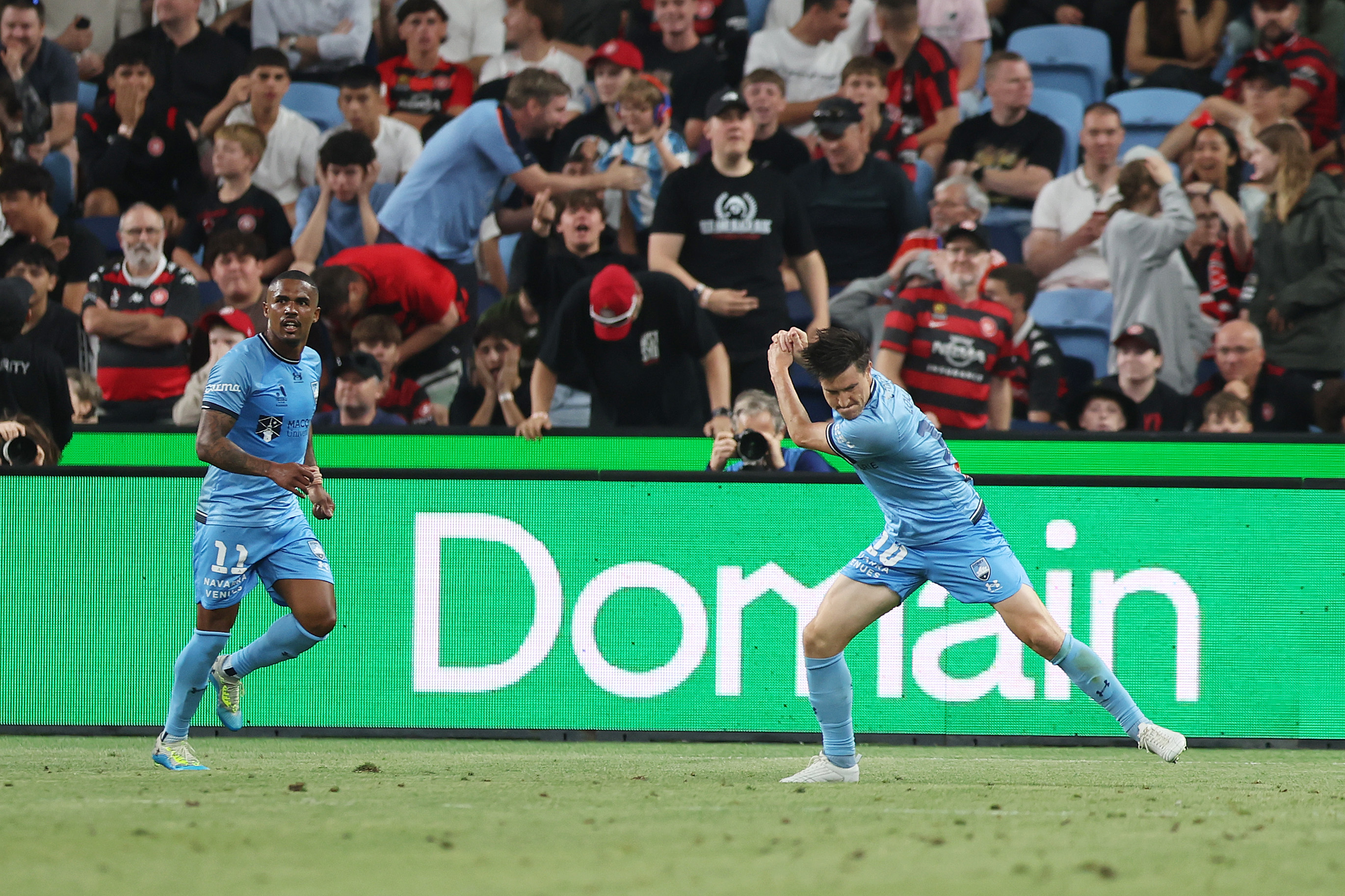 Joe Lolley golf celebration explained: Sydney Derby, video, highlights