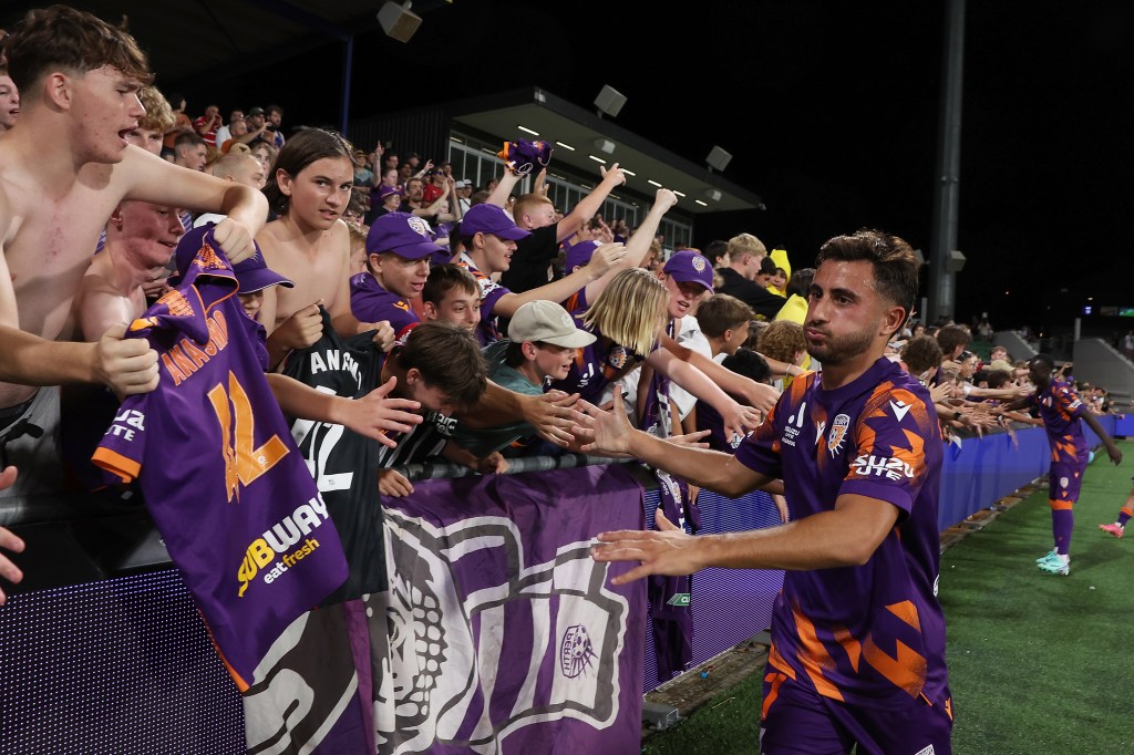 Glory announce Carluccio release ahead of return to Wanderers