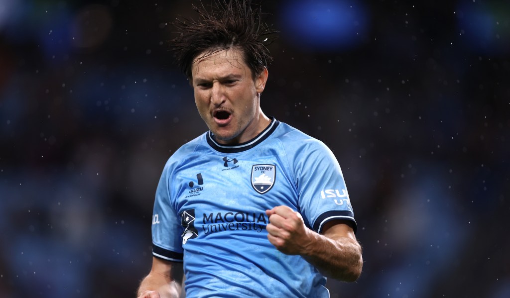 Lolley scores first A-League hat-trick as Sydney FC ease past Glory