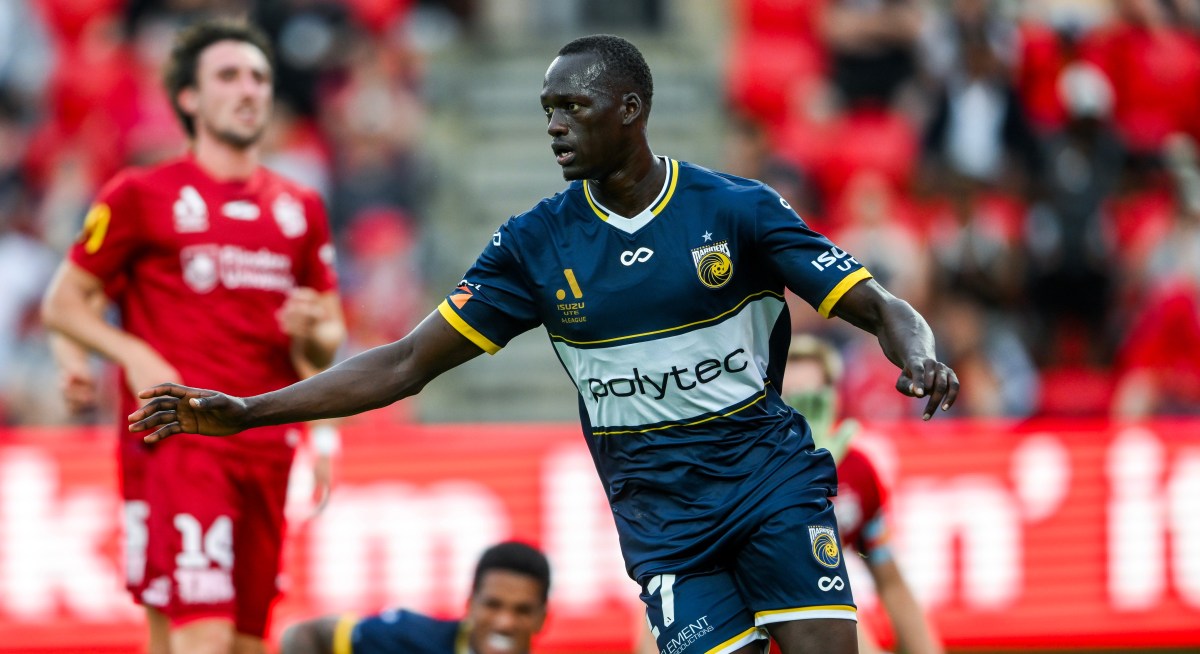Sabit Ngor returns to Heidelberg United in Mariners loan move