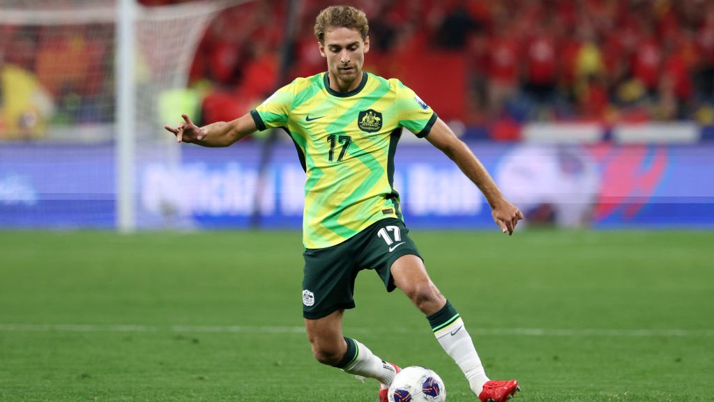 Melbourne Victory's Socceroos pair receive high praise