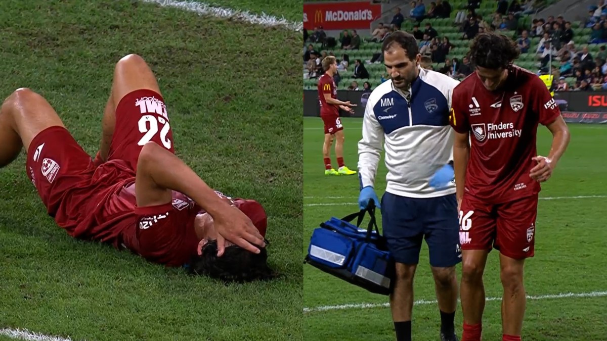 Adelaide striker Archie Goodwin suffers apparent right hamstring injury