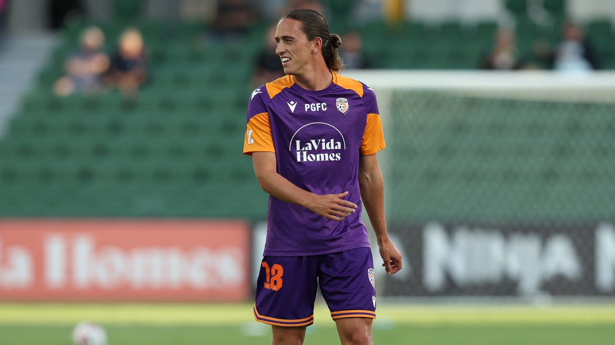 Transfer news: Lachie Wales signs one-year Perth Glory extension