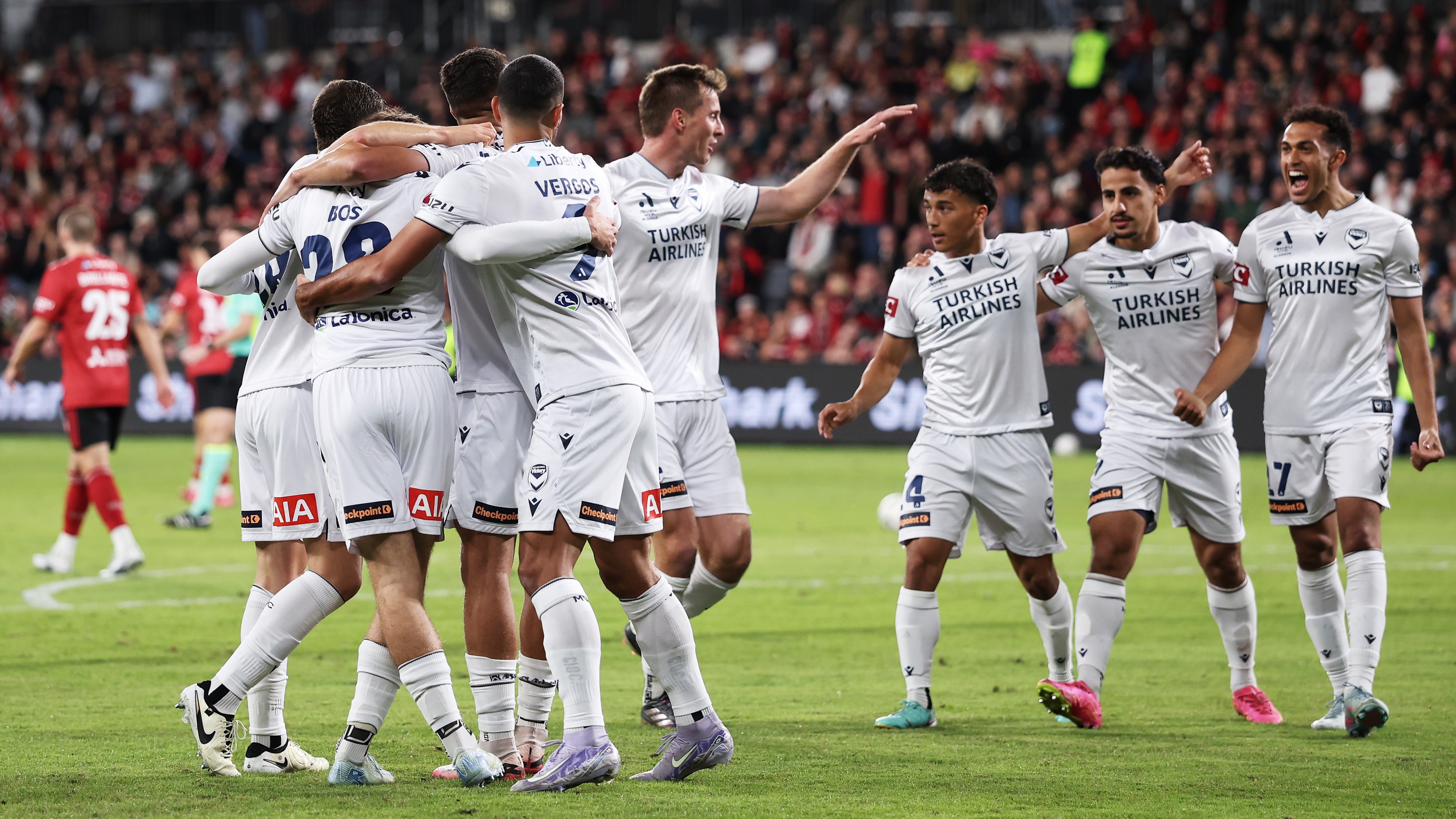 Arzani-inspired Victory eliminate Wanderers, progress to A-League semis