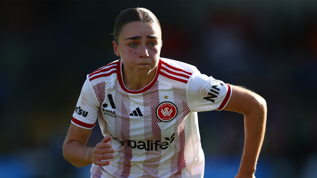 Wanderers re-sign tough tackling midfielder Amy Chessari: Details