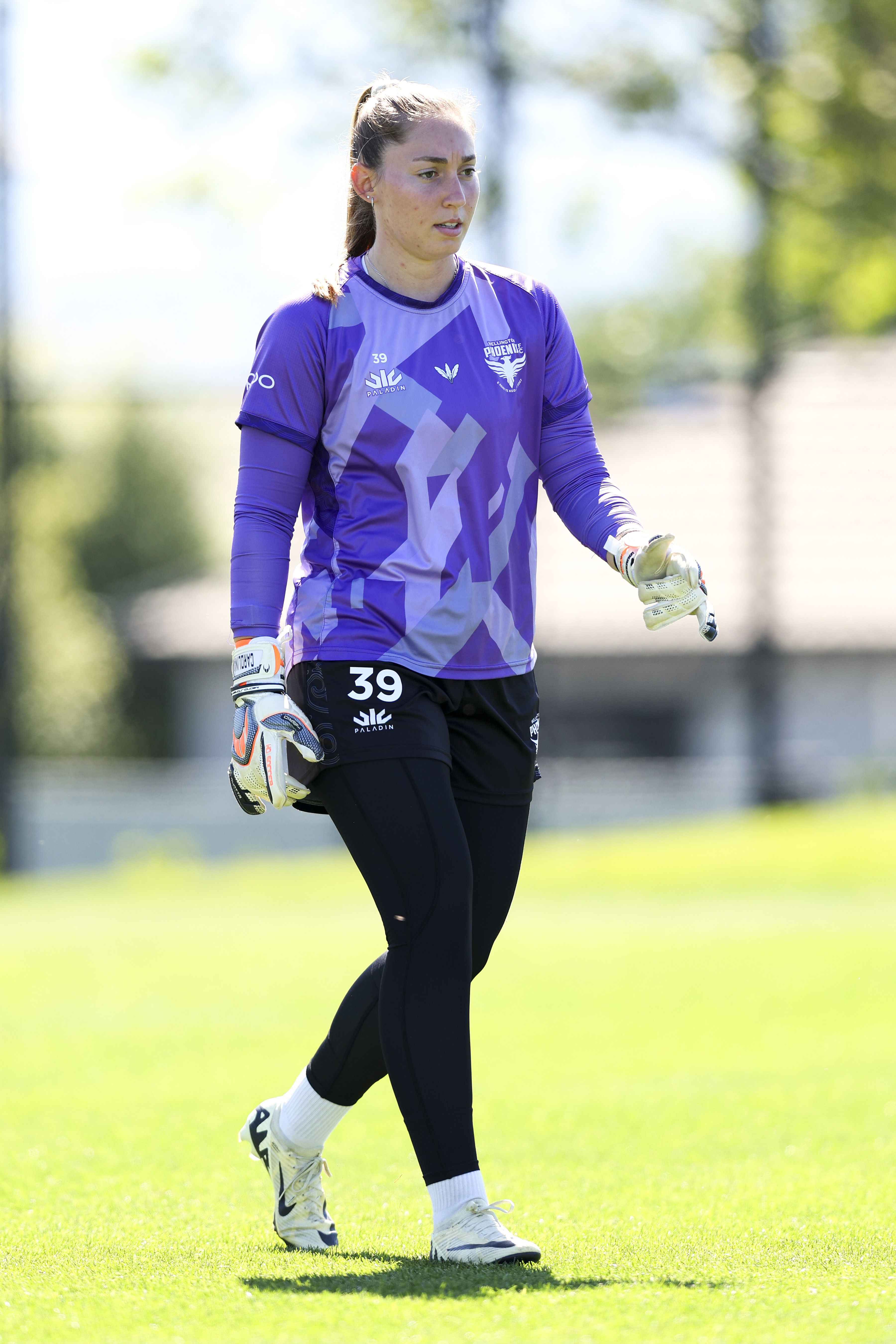 Wellington Phoenix release five players, re-sign Mackenzie Barry