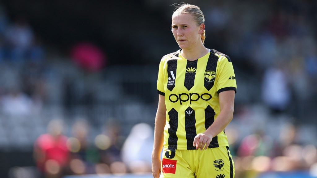 Marisa van der Meer makes Wellington comeback after two ACL tears