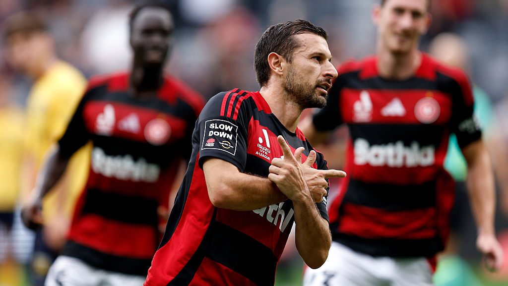 Western Sydney Wanderers 3-2 Central Coast Mariners: A-League Round 5 ...