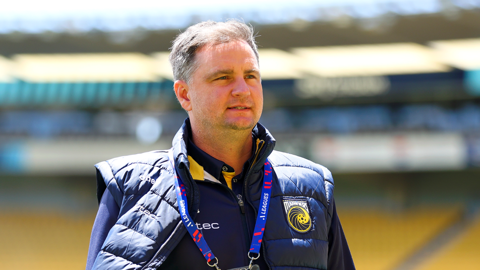 Central Coast Mariners appoint Warren Moon as head coach