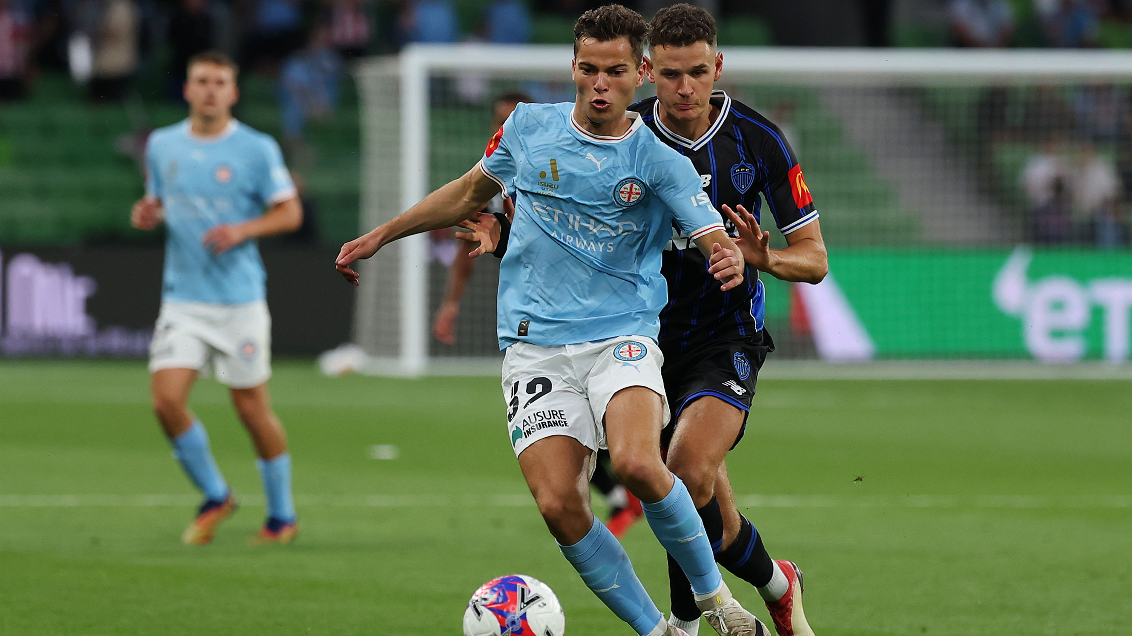 Brisbane Roar sign Emin Durakovic on two-year contract